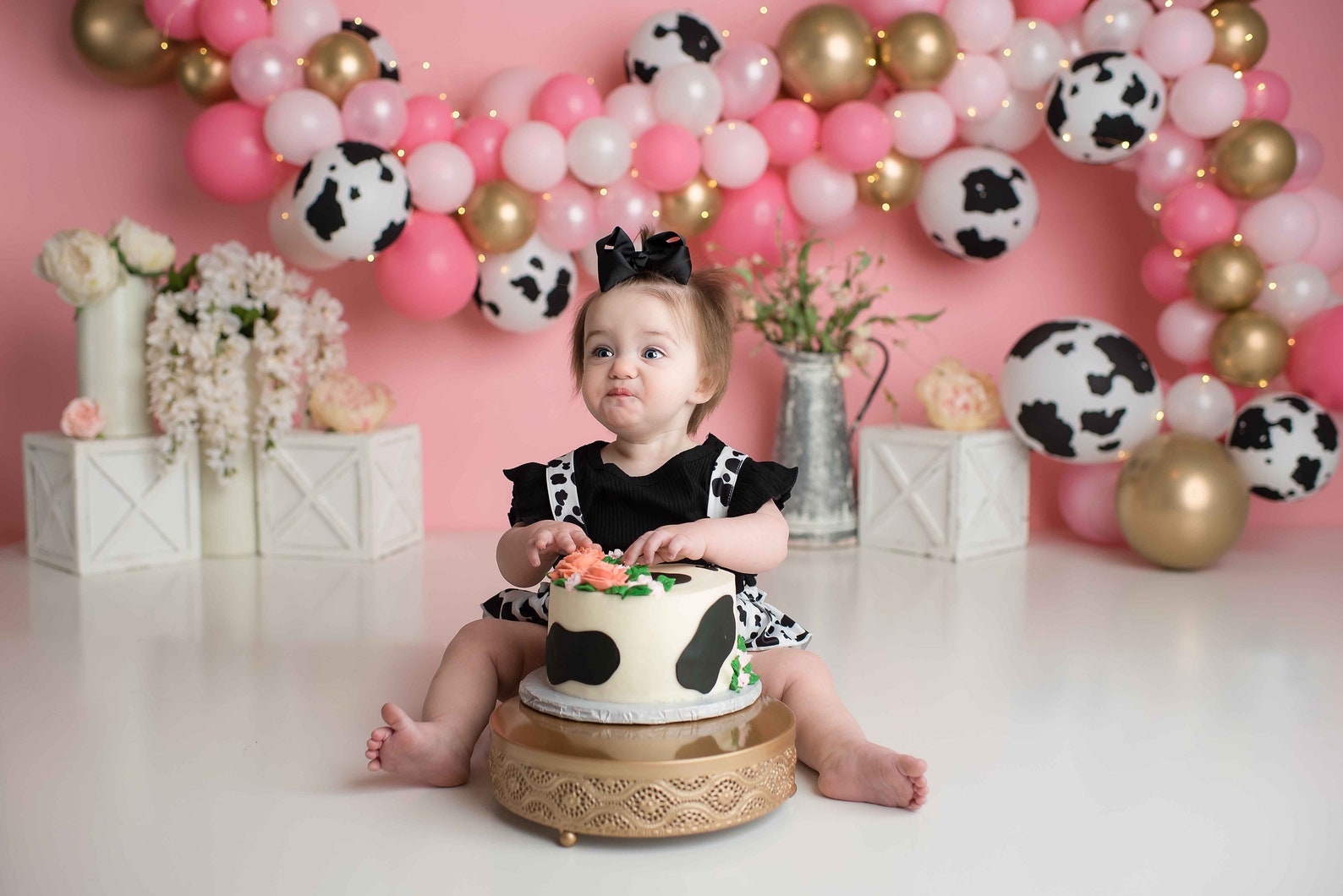 Pink & Gold Cow Print Photography Backdrop - Balloon Arch, Garland ...