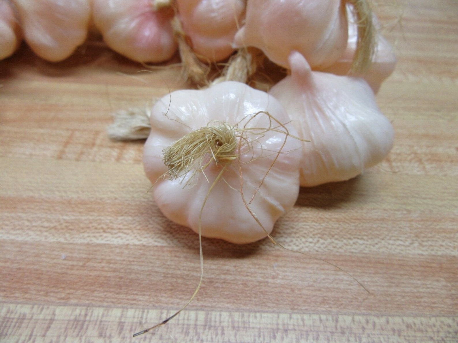 Bag of Plastic Artificial Garlic Bulbs on Jute String Twine | Etsy