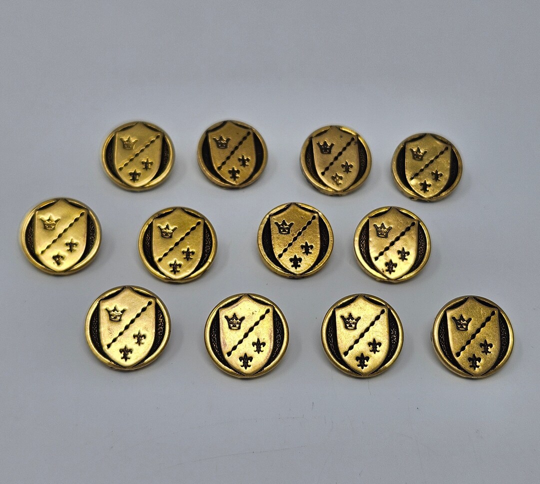 12 Pcs Gold Royal Shield With Crown & Fleur De Lis Molded Plastic ...