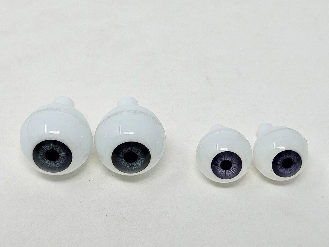 Pair of Zim's Vintage Realistic Glastic Gray Plastic Eyes for Craft ...