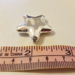 Pack of 50 Shiny Metallic Puffy Star-shaped Plastic Beads 1 Inch 25mm ...