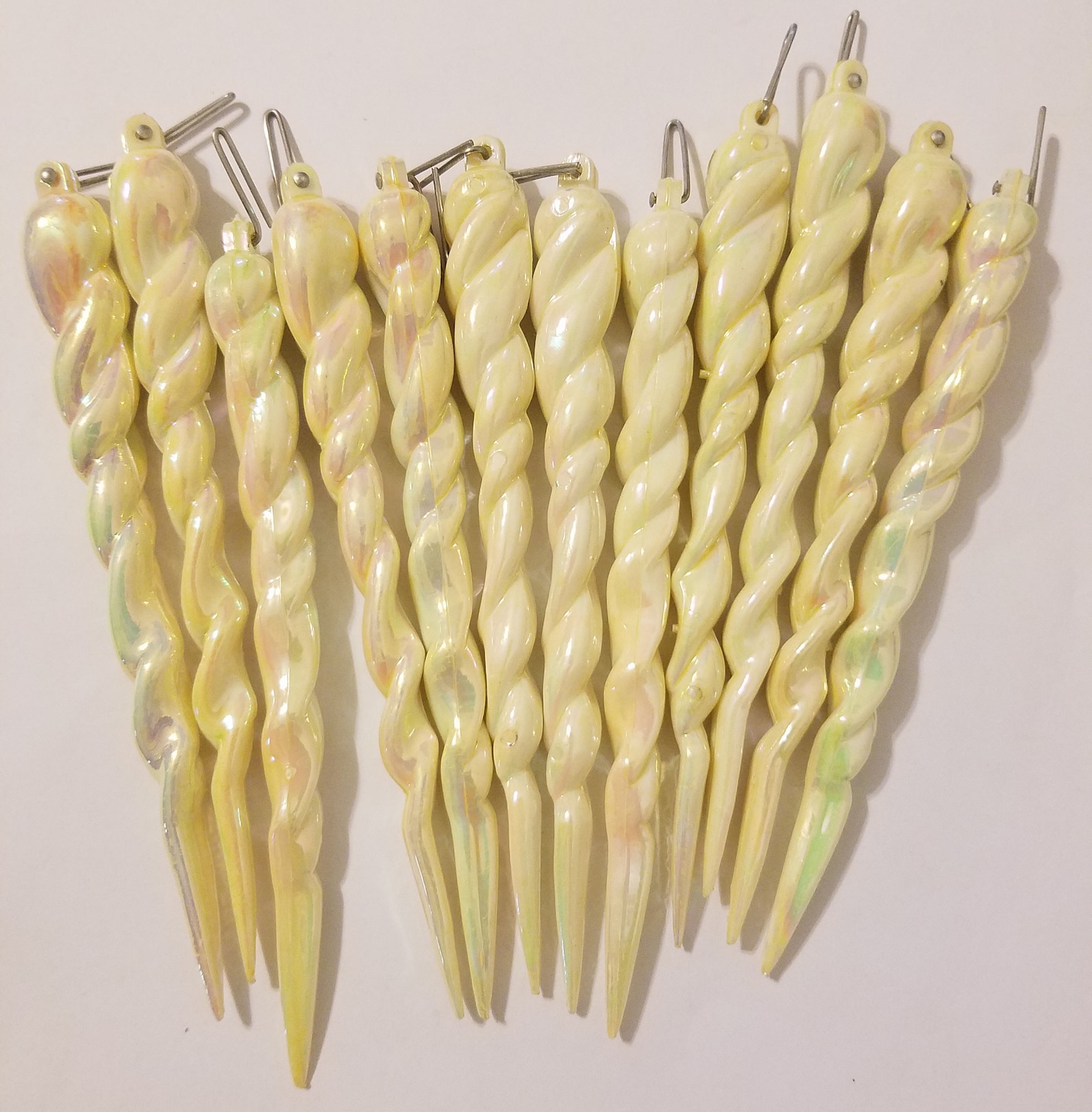 Pack of 12 Vintage Iridescent Plastic Icicle 5" Christmas Tree ...