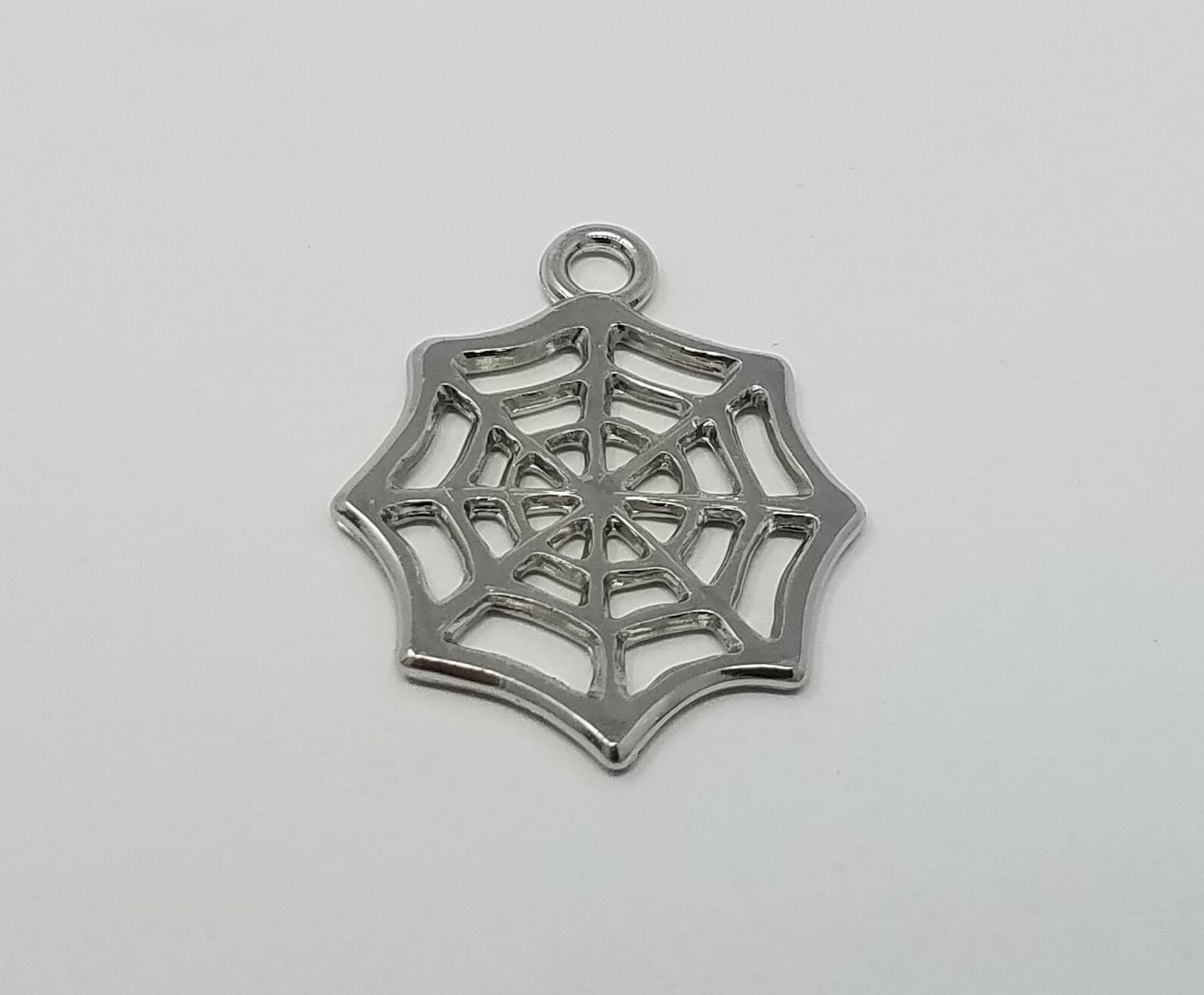144 Pcs Plastic Filigree Spiderweb Cob Web Halloween Charms Kids' Craft ...