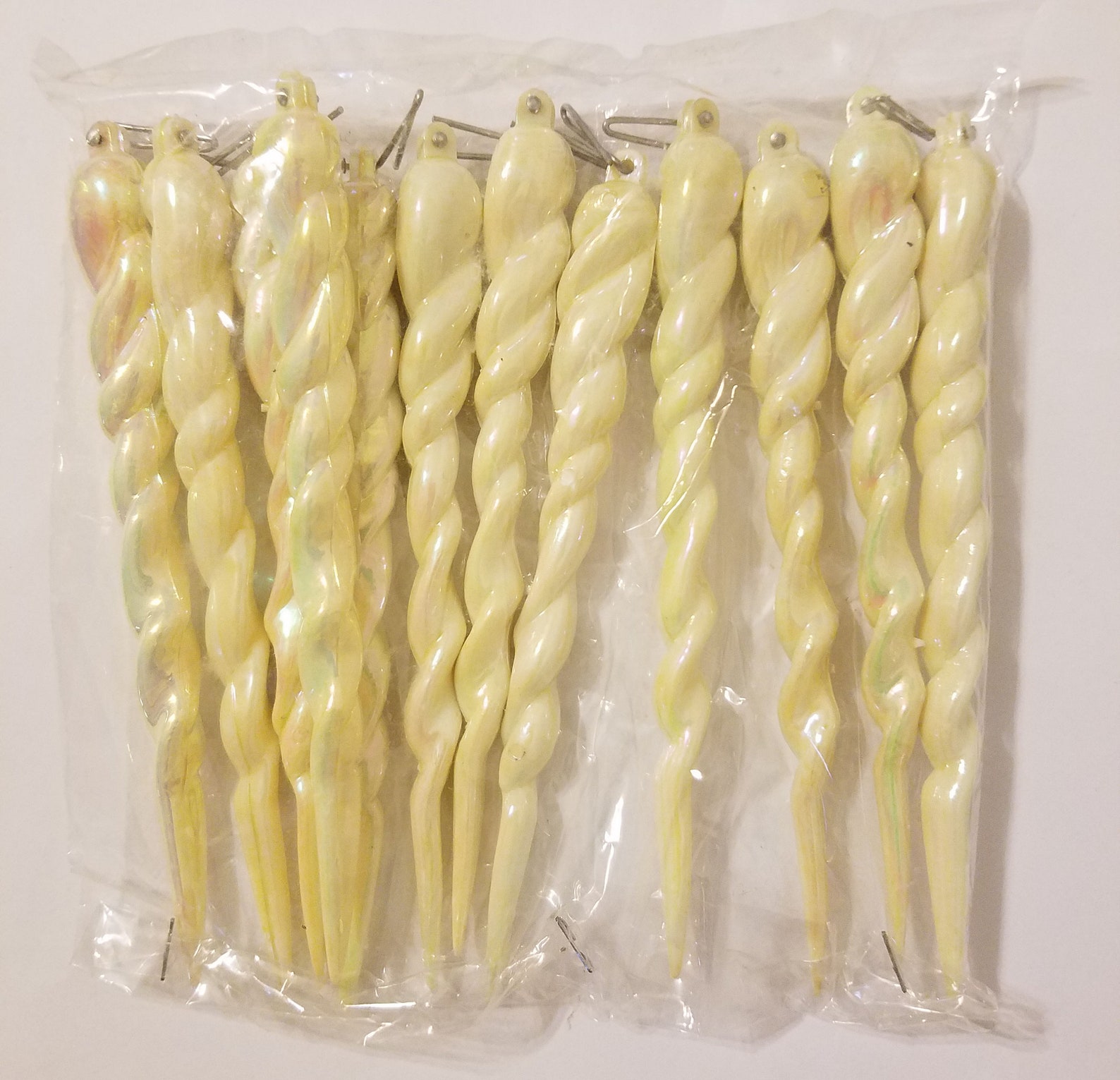 Pack of 12 Vintage Iridescent Plastic Icicle 5" Christmas Tree ...