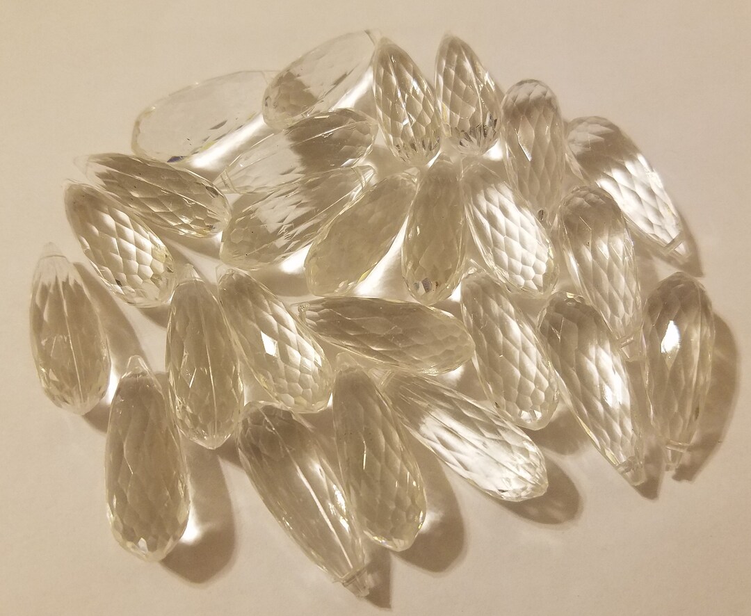 Pack of 25 Crystal Clear Acrylic Plastic Large 33mm Teardrop Faceted ...