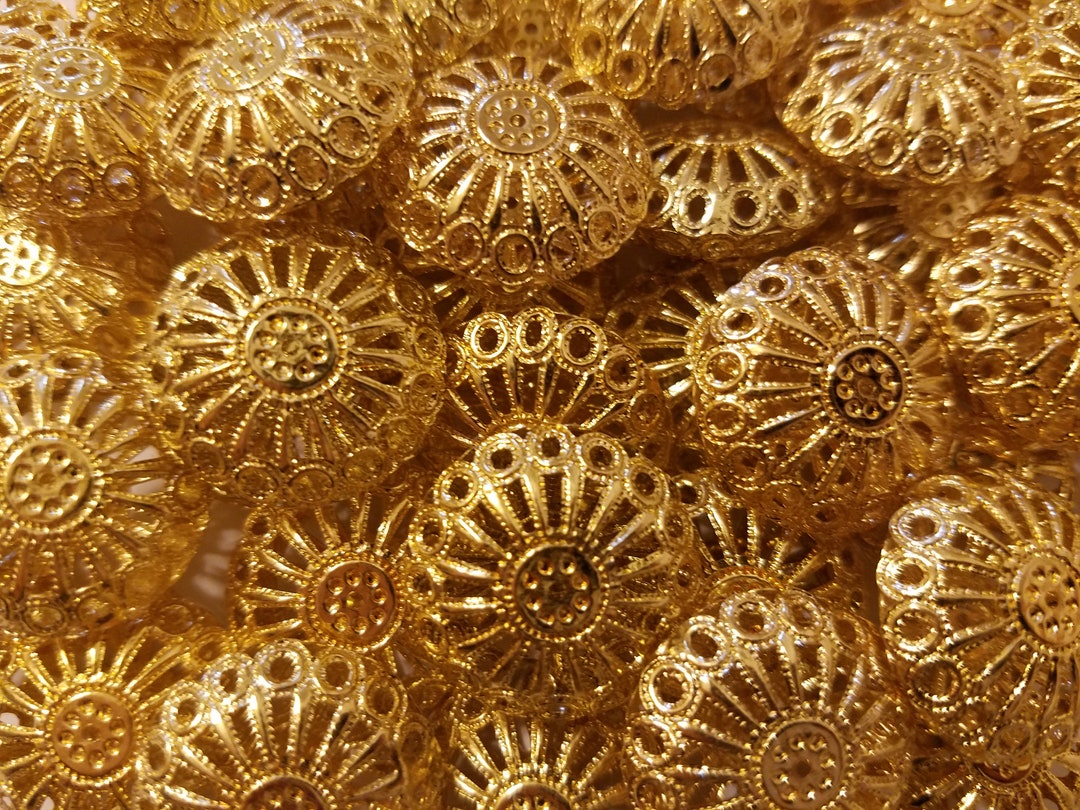 25 Pcs Vintage Gold Metal Filigree Hollow 3-D Round Discs Saucer Beads ...