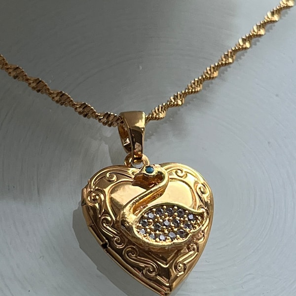 Swan Heart Necklace - Etsy