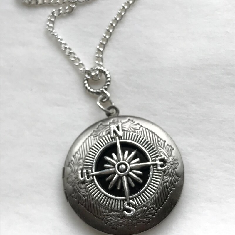 Compass Locket - Etsy