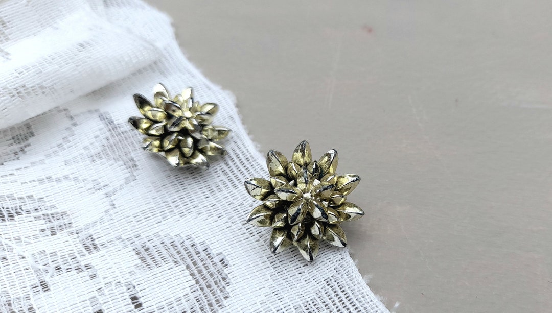 Vintage Modernist Silver Flower Clip on Earrings - Etsy