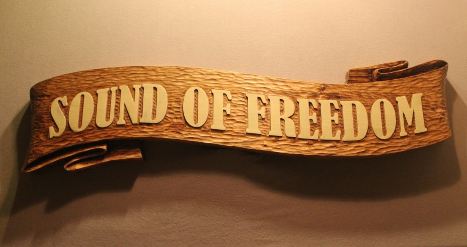 CUSTOM WOODEN SIGNS | Carved Wood Signs | Handmade Signs | Custom ...