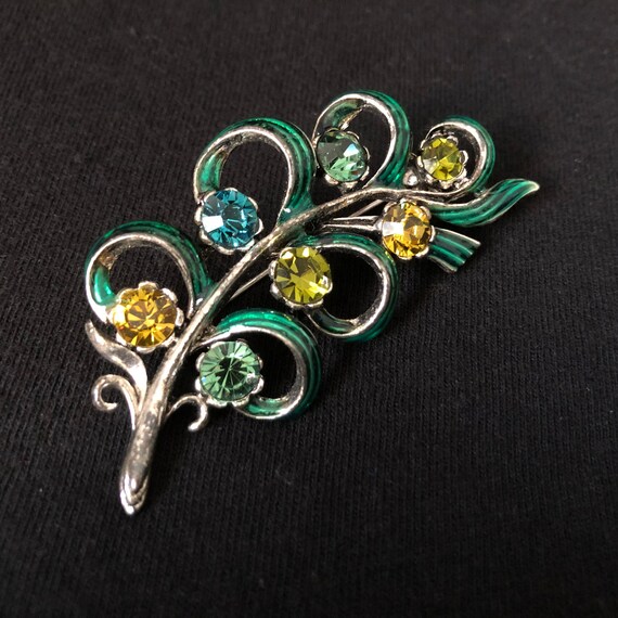 Vintage Leaf Design Brooch - Gem