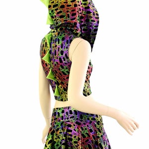 Poisonous Print Sleeveless Zipper Front Crop Top and 10/12/15 Rave ...