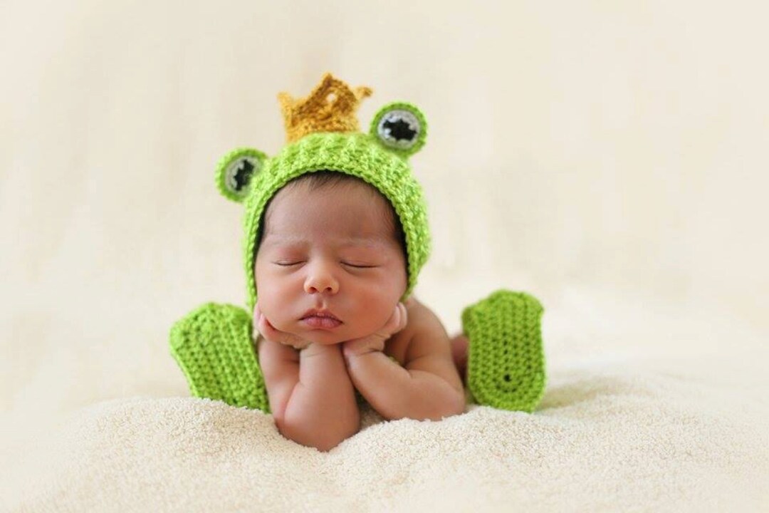 Frog Prince Photo Prop, Frog Character Bonnet and Booties Set, Handmade ...