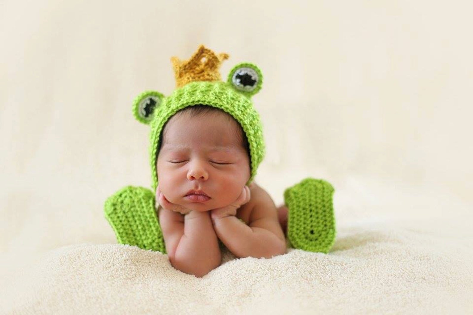 Frog Prince Photo Prop Frog Character Bonnet and Booties Set - Etsy
