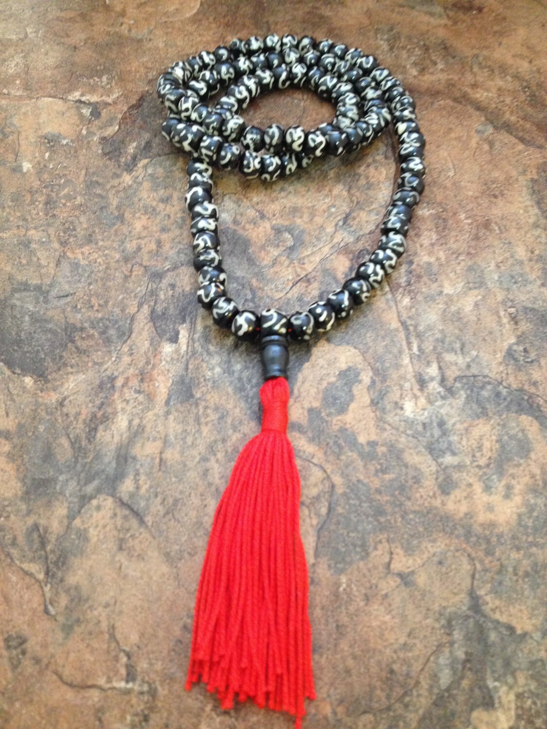 Hindu "om" Symbol Mantra 108 Beads Full Mala Necklace for Meditation ...