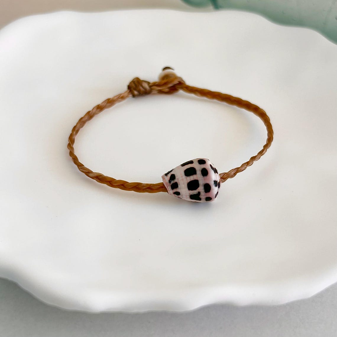 Customizable Hebrew Cone Shell Braided Bracelet. - Etsy