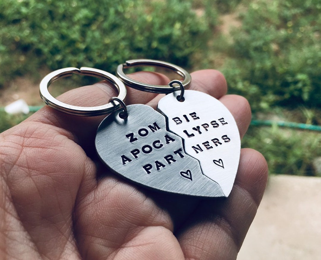 Zombie Apocalypse Partners / TWD / Walkers / Zombies / Zombie Keychain ...