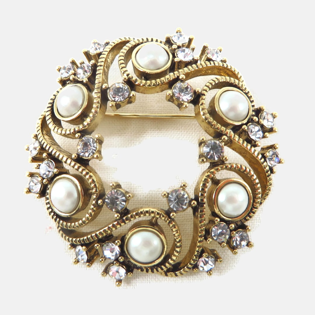 Monet Circle Pin, Faux Pearl and Rhinestone Gold Tone Wreath Brooch ...