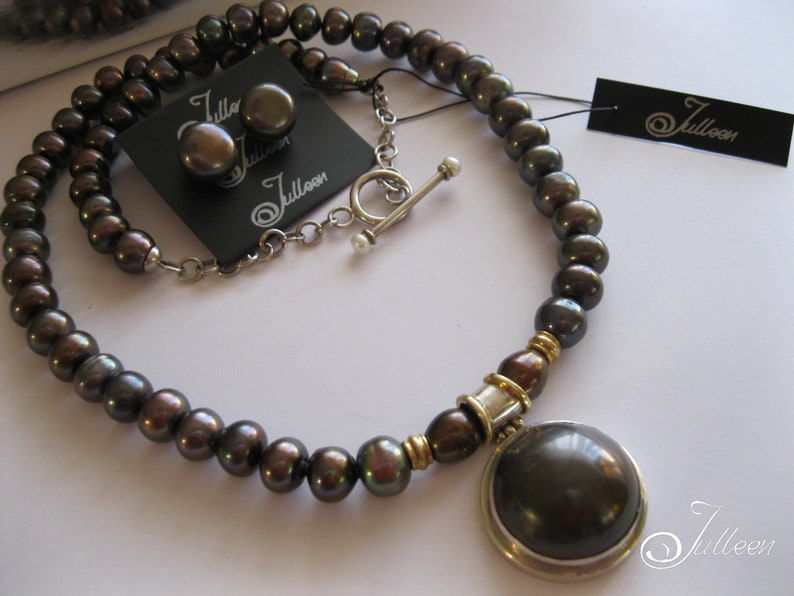 20 Mm Dark Chocolate Mabe, Black Cushion Pearl Necklace 18 1/2 Inch ...