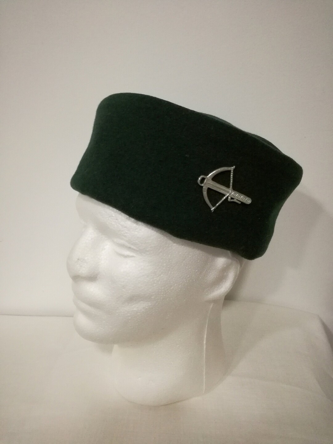 Cap With Pilgrim Badge Crafted in Dark Green Wool Fabric for Medieval ...