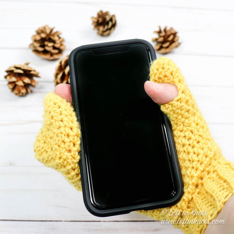 Texting Mittens Crochet Pattern PDF Printable Download for Smartphone ...