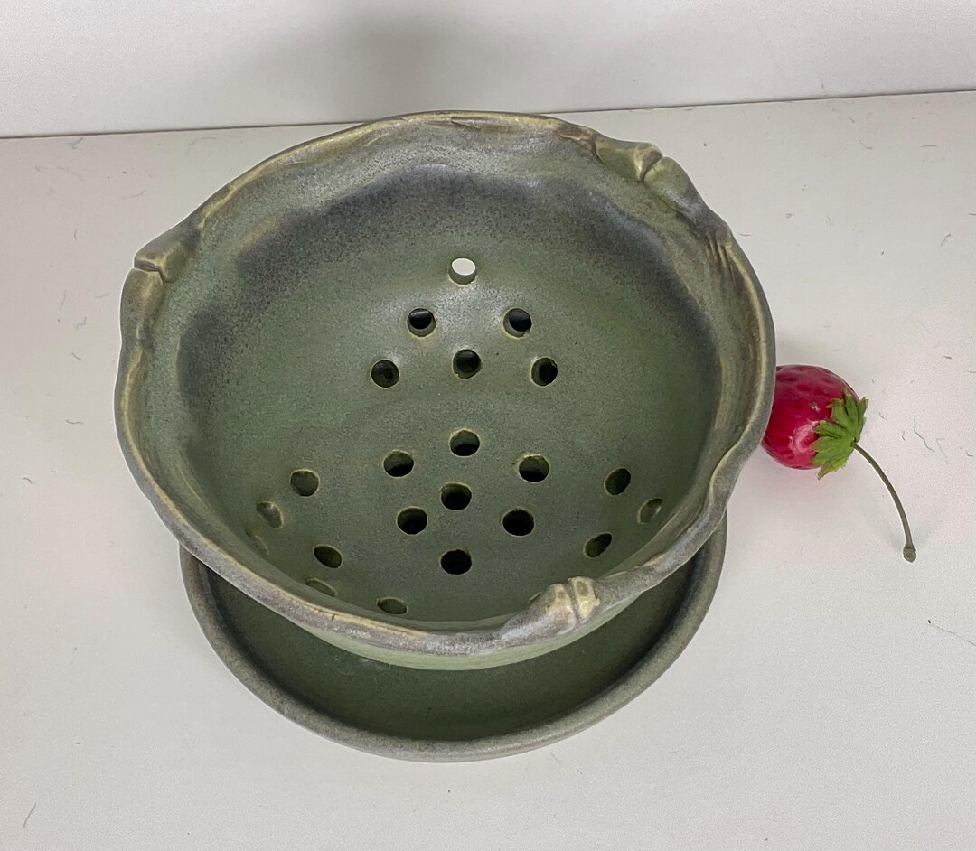 Berry Bowl With Sculpted Rim - Etsy