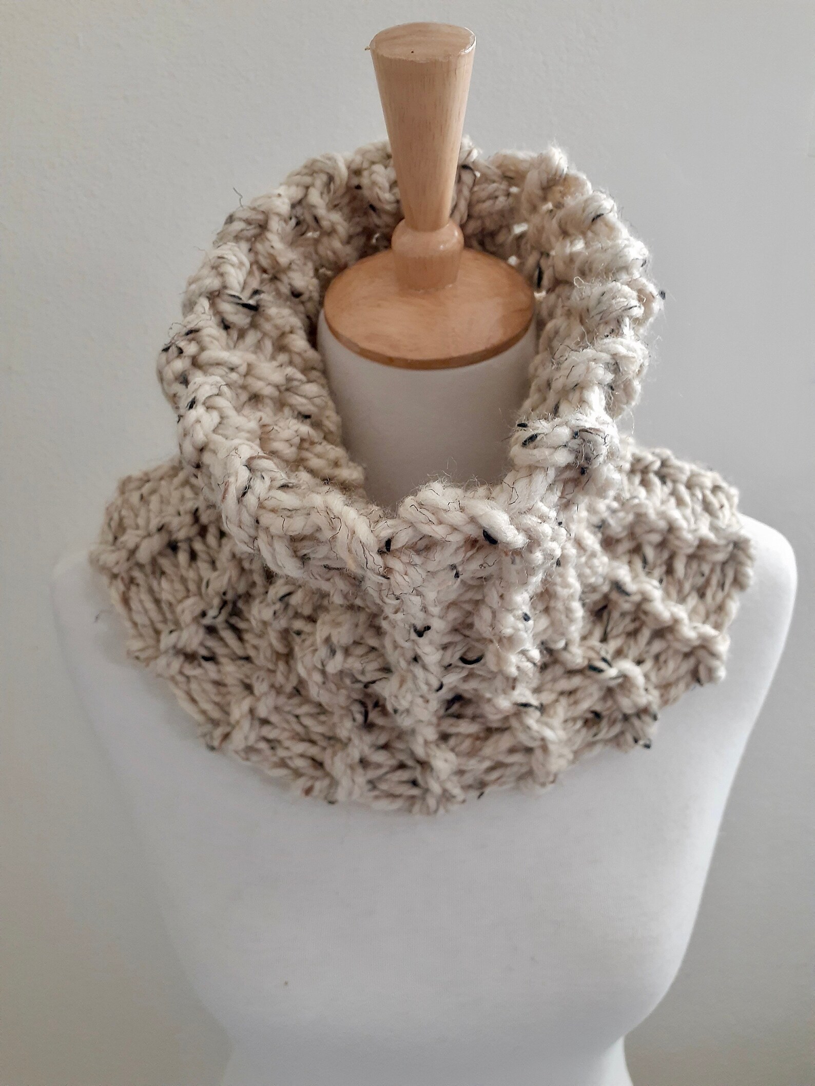 Oatmeal Chunky Knit Wool Infinity Scarf, Cozy Cowl, Gift for Girlfriend ...