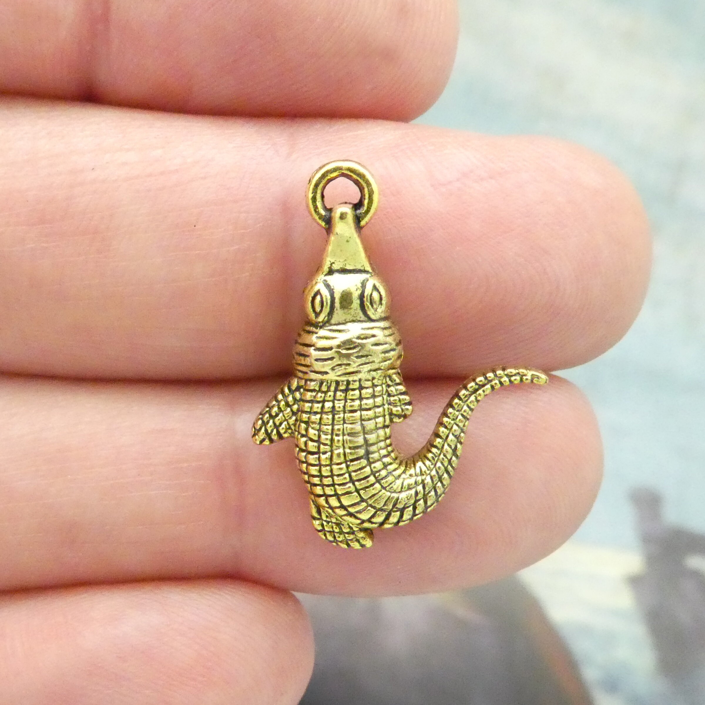 10 Gold Gator Charm Alligator Pendant 25x19mm by TIJC SP1201 - Etsy