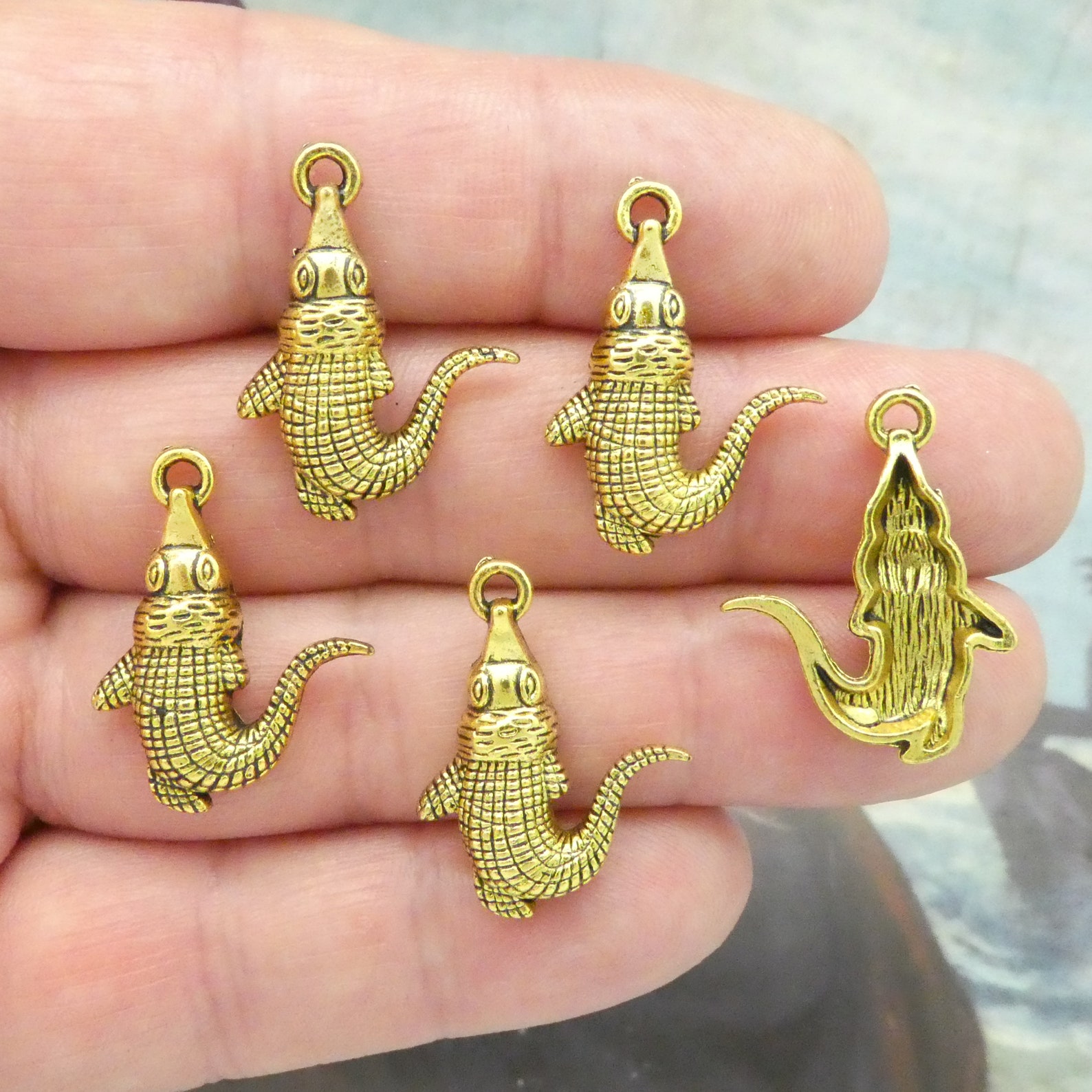 10 Gold Gator Charm Alligator Pendant 25x19mm by TIJC SP1201 - Etsy