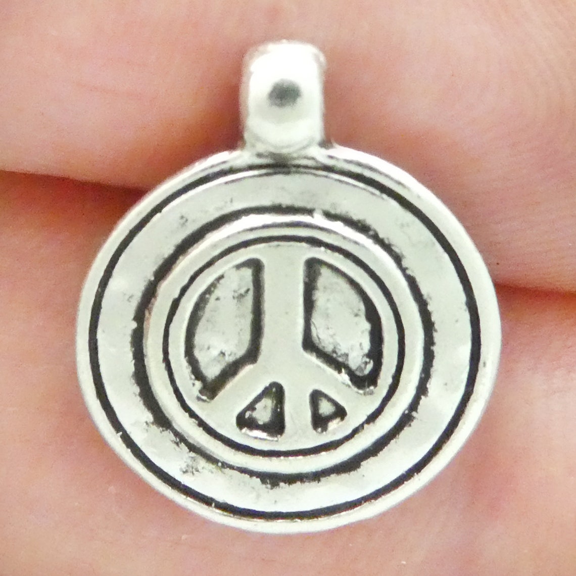 BULK 30 Silver Peace Sign Charm Pendant 20x16mm by TIJC | Etsy