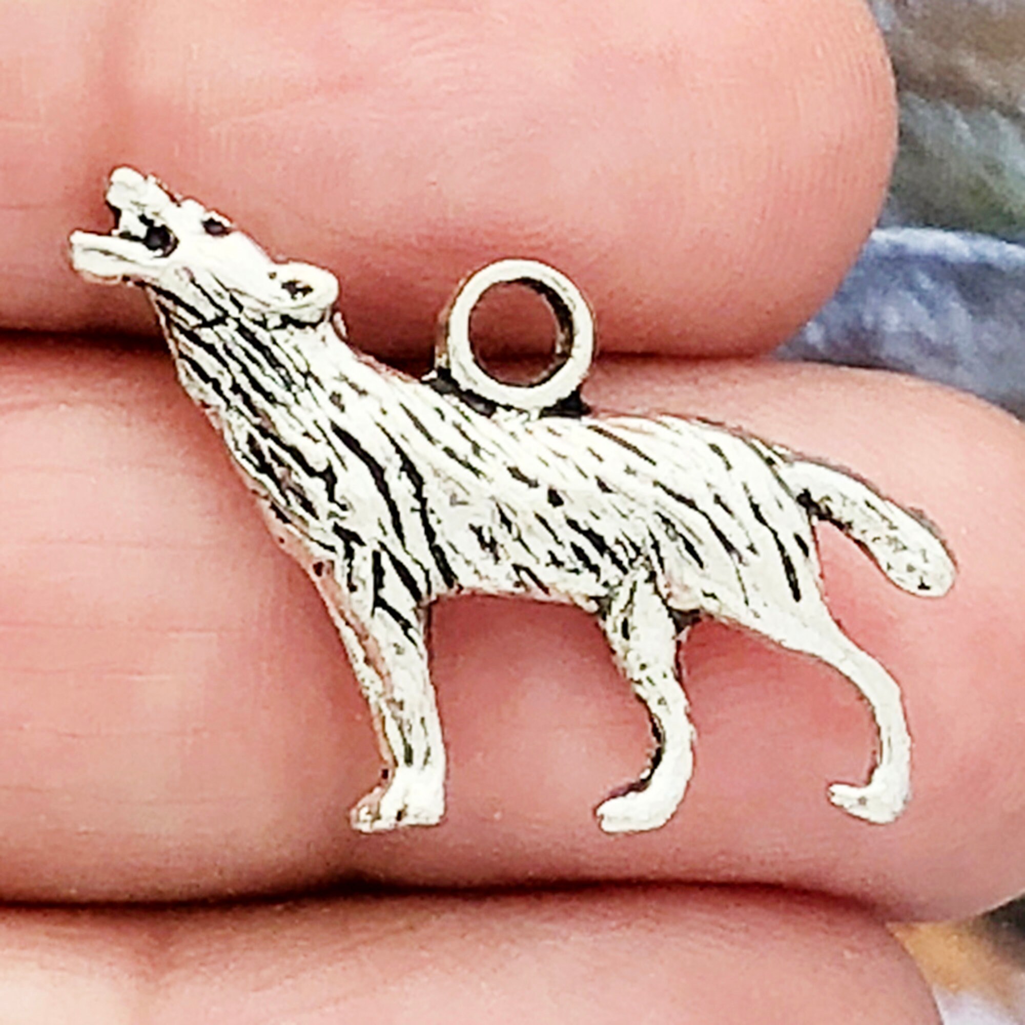 BULK 25 Howling Wolf Charm Silver by TIJC SP0152B - Etsy