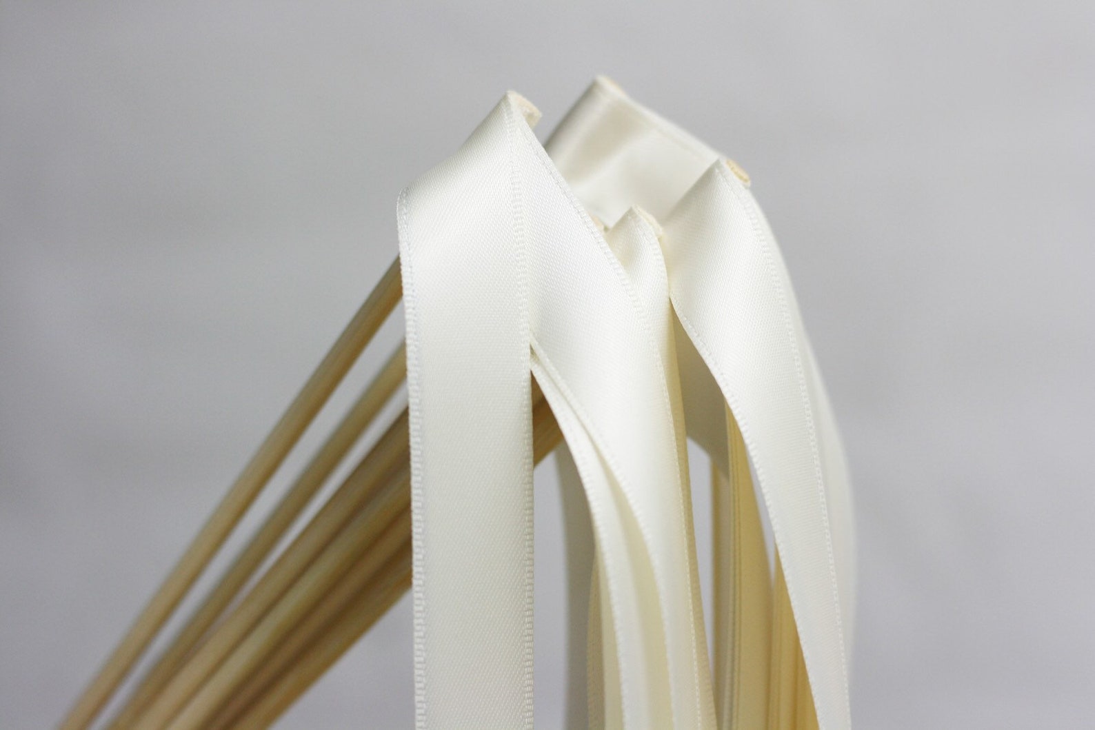 50PCS Ribbon Wands With Triple Ribbon Party Wand Streamers Ribbon ...