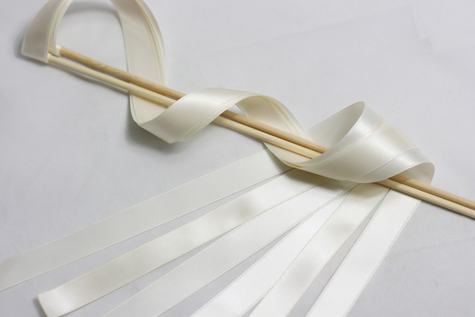 50PCS Ribbon Wands With Triple Ribbon Party Wand Streamers Ribbon ...