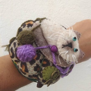 Siamese Cat Handmade Wrist Band Pin Cushion, Cat Pin Cushion, Cute Gift ...