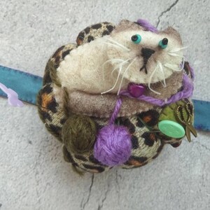 Siamese Cat Handmade Wrist Band Pin Cushion, Cat Pin Cushion, Cute Gift ...