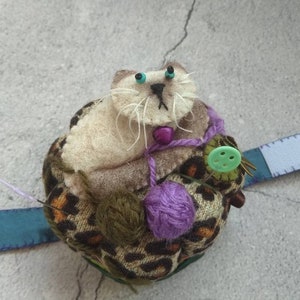 Siamese Cat Handmade Wrist Band Pin Cushion, Cat Pin Cushion, Cute Gift ...