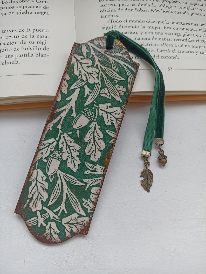 William Morris Green Acorn Wooden Bookmark, Botanical Nature Inspired ...