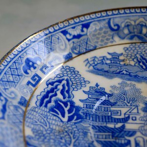 Antique Rare Blue Willow Pattern With a Gold Trim Possibly Caughley ...