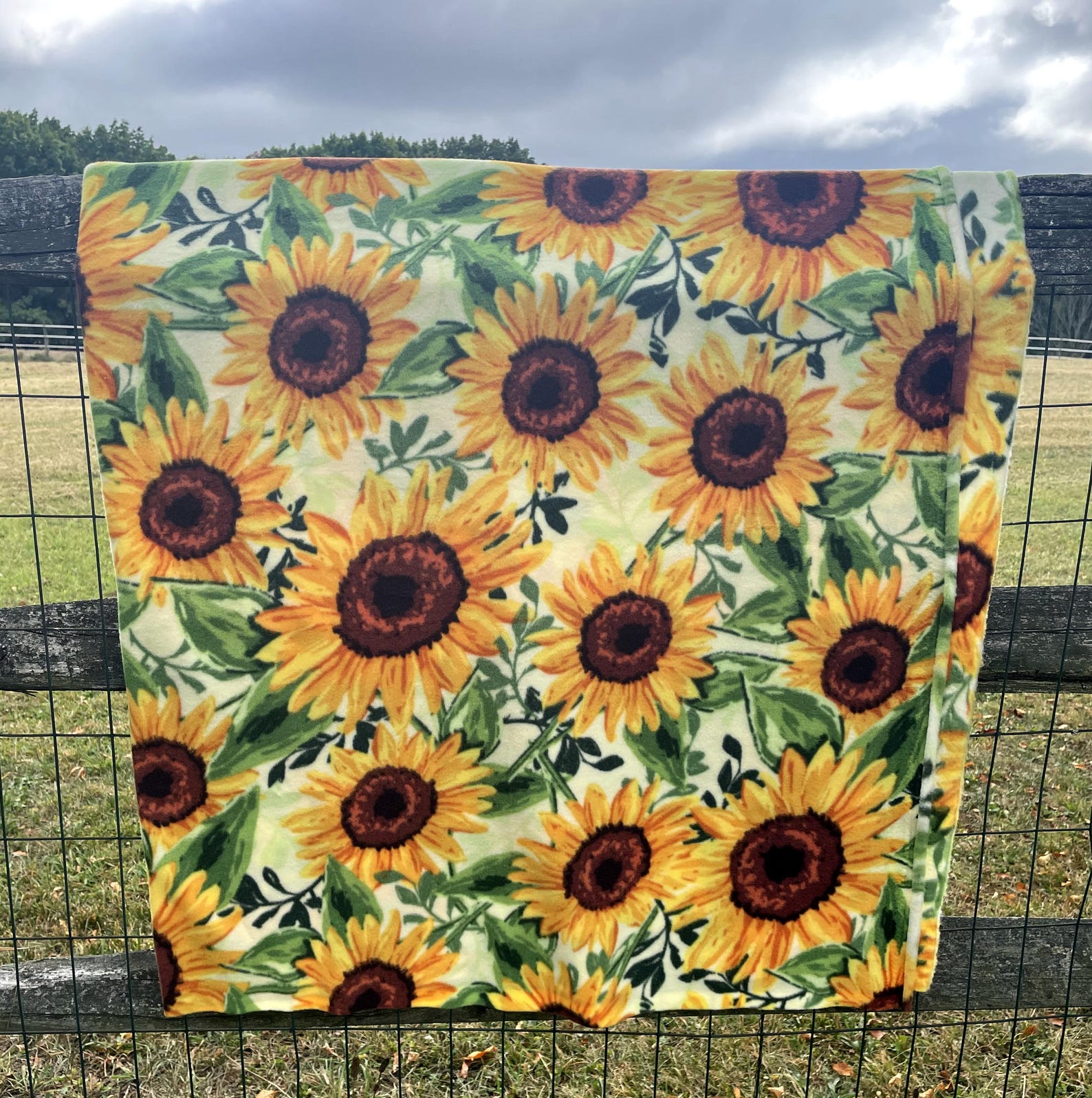 Sunflower Fleece Fabric: Anti-pill Polyester, 60" Wide - Etsy