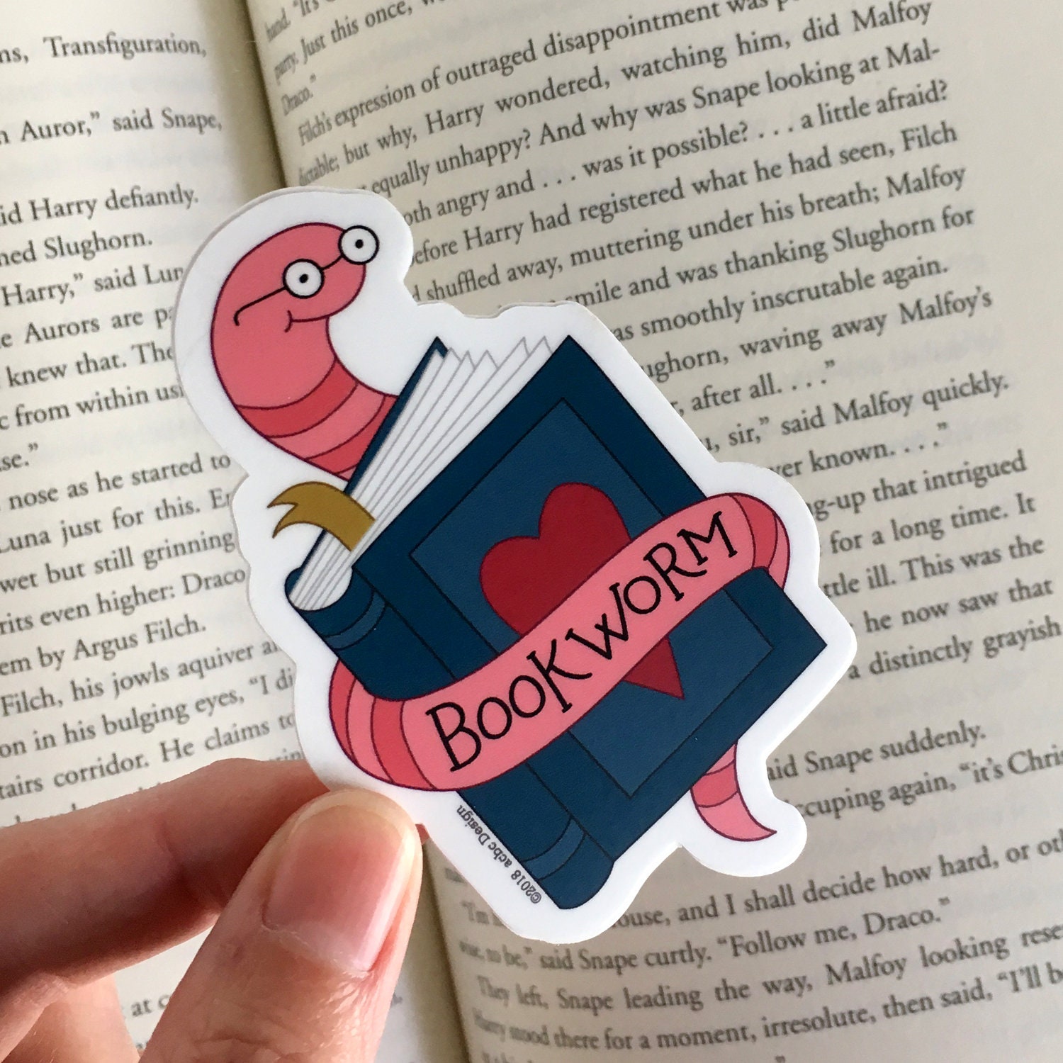 Bookworm Vinyl Sticker / Reader Gift / Laptop Sticker / | Etsy