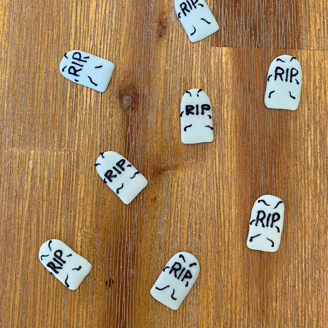 24 Royal Icing Edible Halloween Tombstone Decorations - Cute Toppers ...