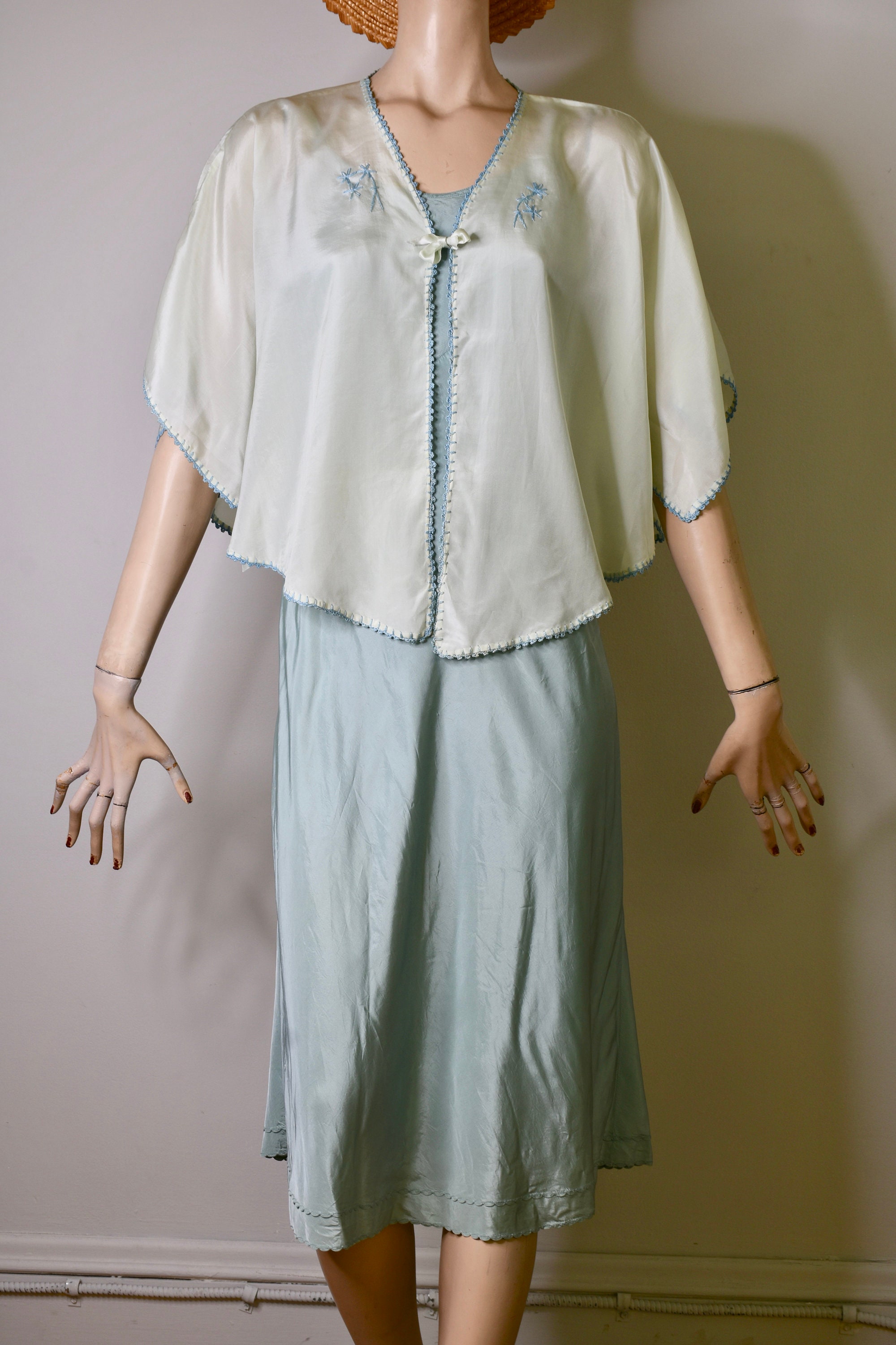 Vintage 20s Capelet, 30s Capelet, Embroidered Top, Vintage Bed Jacket ...