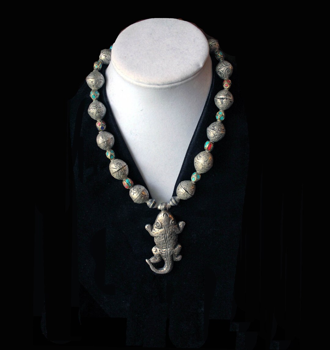 Two Sided Tibetan Chased Salamander, Vintage Silver Repousse Beads ...