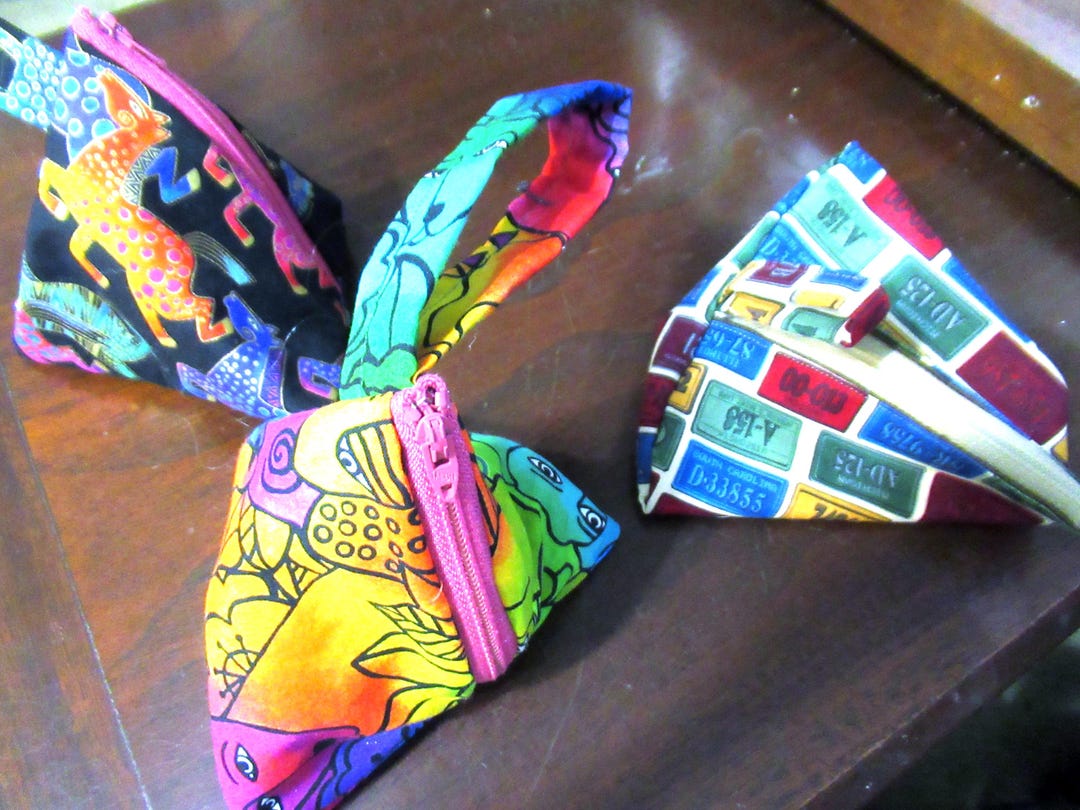Pyramid Coin Purse: Cotton Wristlet, Laurel Burch Dog or Horse Fabric ...