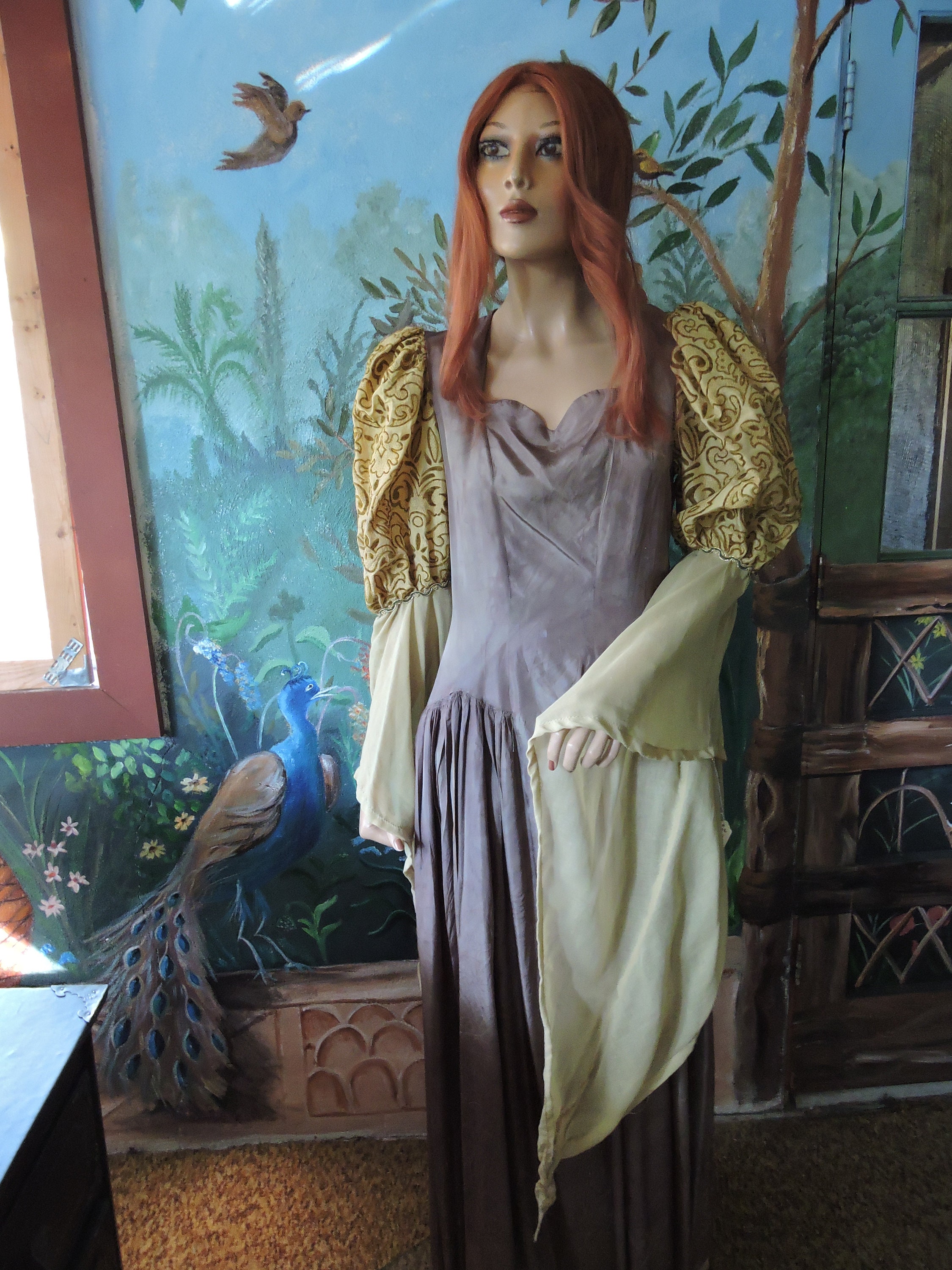 Eleanor Of Aquitaine Costume