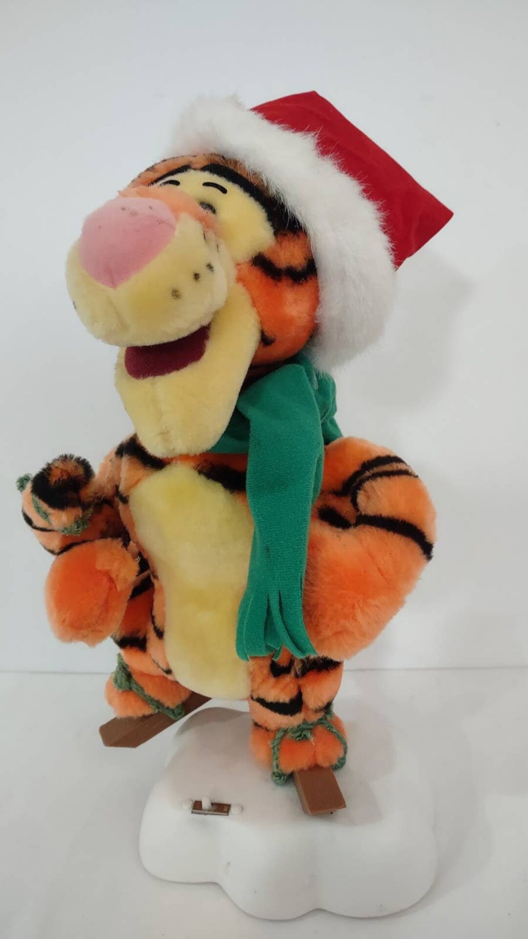 Vintage Tigger Shining Animated Christmas Display Figure Winnie the ...