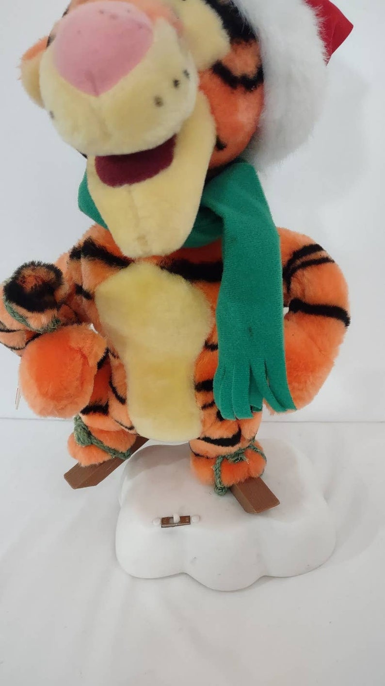 Vintage Tigger Shining Animated Christmas Display Figure Winnie the ...