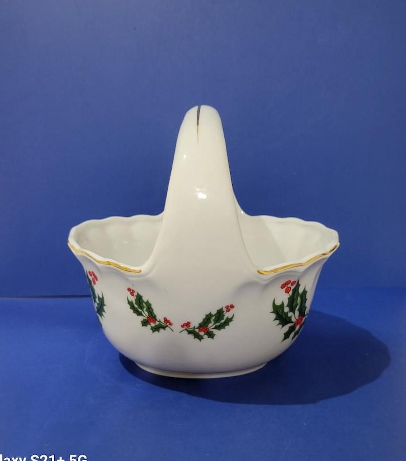 Vintage Christmas Holly Small Porcelain Basket by All the Trimmings ...