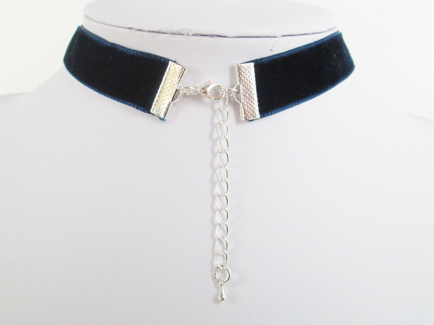 Gothic spider velvet choker necklace | Etsy