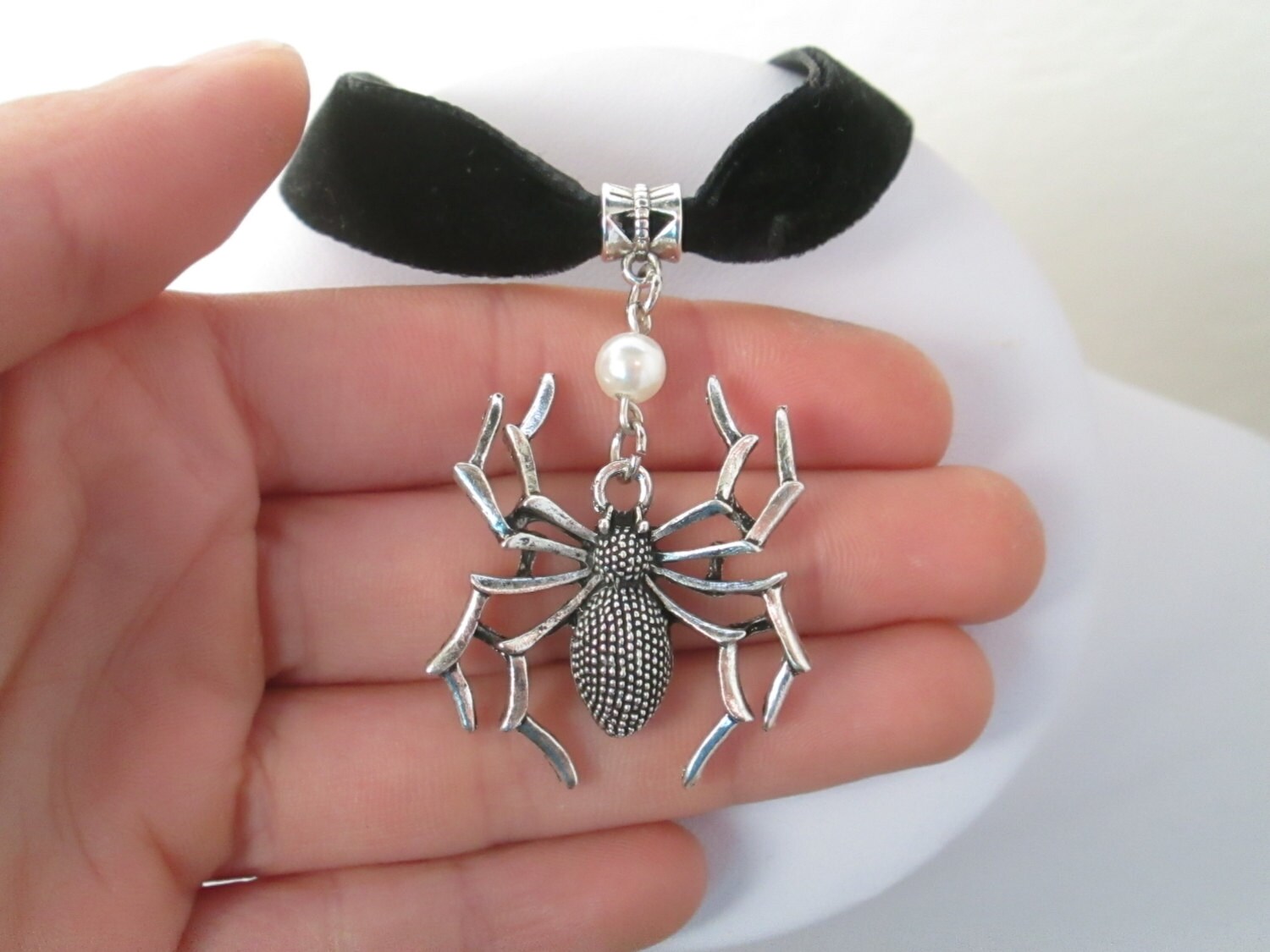 Gothic spider velvet choker necklace | Etsy